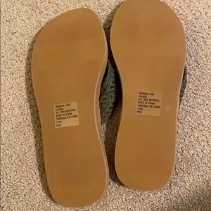 Natural Reflections | Shoes | Brand New Natural Reflections Flipflops ...